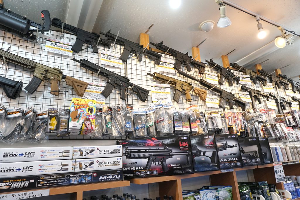 「GUN＆MILITARY ECHIGOYA」は首都圏最大級のミリタリーショップ – オタスポガイド